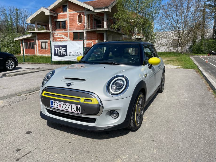 MINI Cooper SE | 100% Električni | Top Oprema | 184HP, 2021 god.