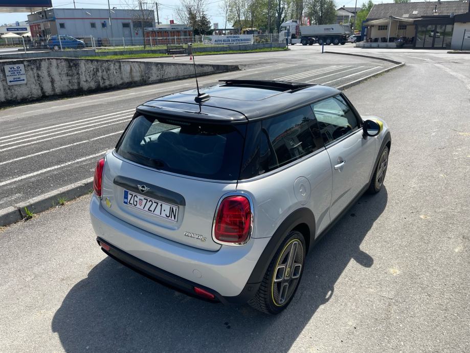 MINI Cooper SE | 100% Električni | Top Oprema | 184HP, 2021 god.