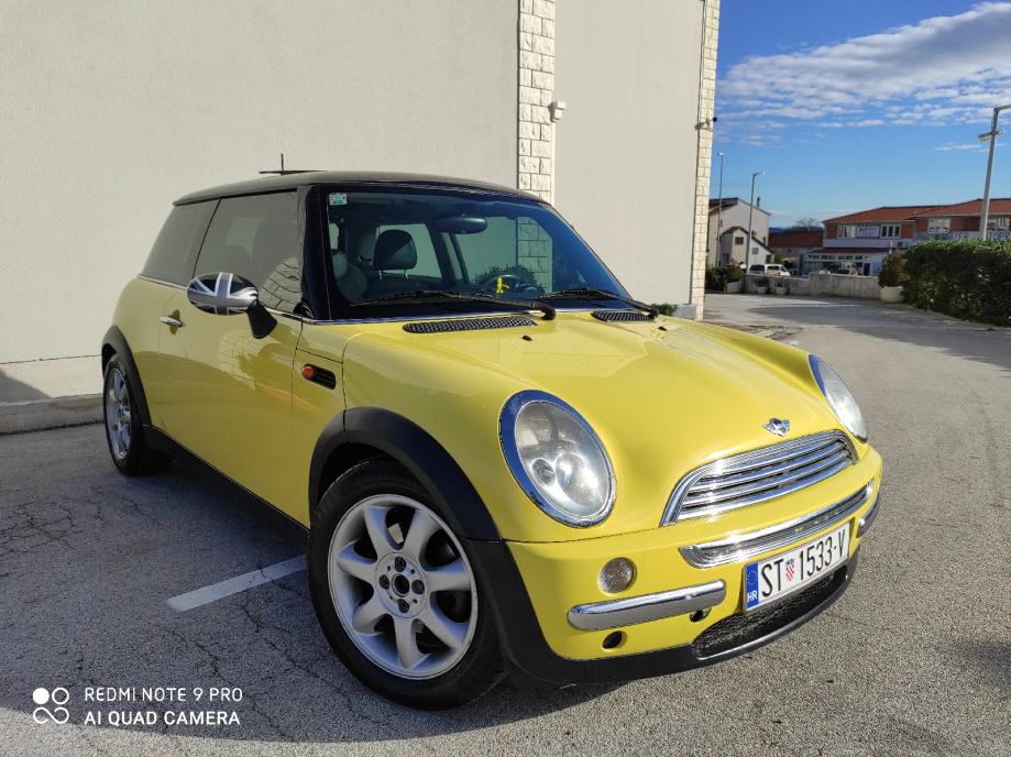 MINI Cooper Yellow 1.6 R50 *Panorama*, 2002 god.
