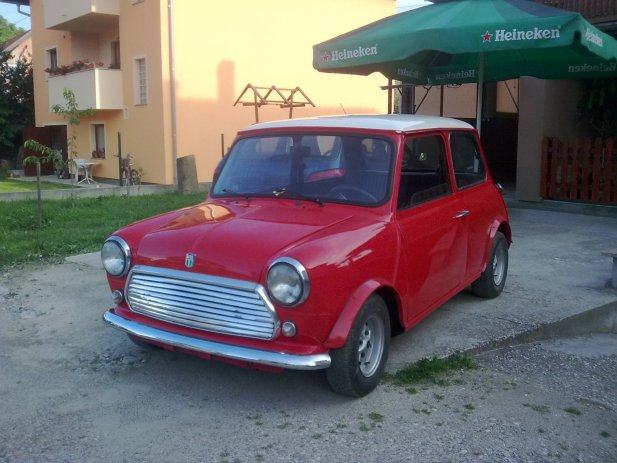 MINI moris, 1975 god.