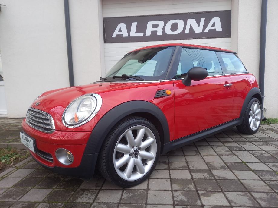 MINI One 1.4i *REG. 11/2023* AUT. KLIMA, ALU+ZIMSKI TOČKOVI, KARTICE ...