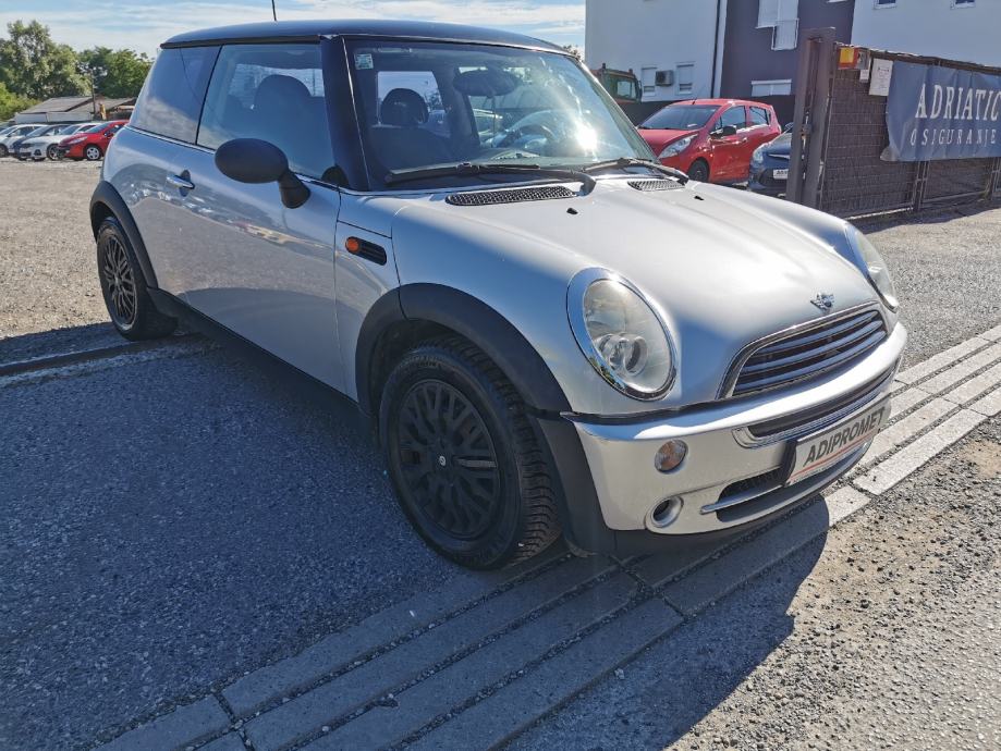 MINI One 1.6 i **REGISTRIRAN** , **KLIMA**, 2005 god.