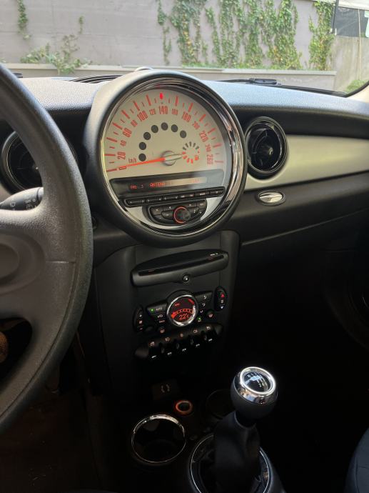 MINI One 1.6, 2013 god.