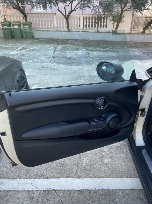 MINI One Cooper D, 2015 god.