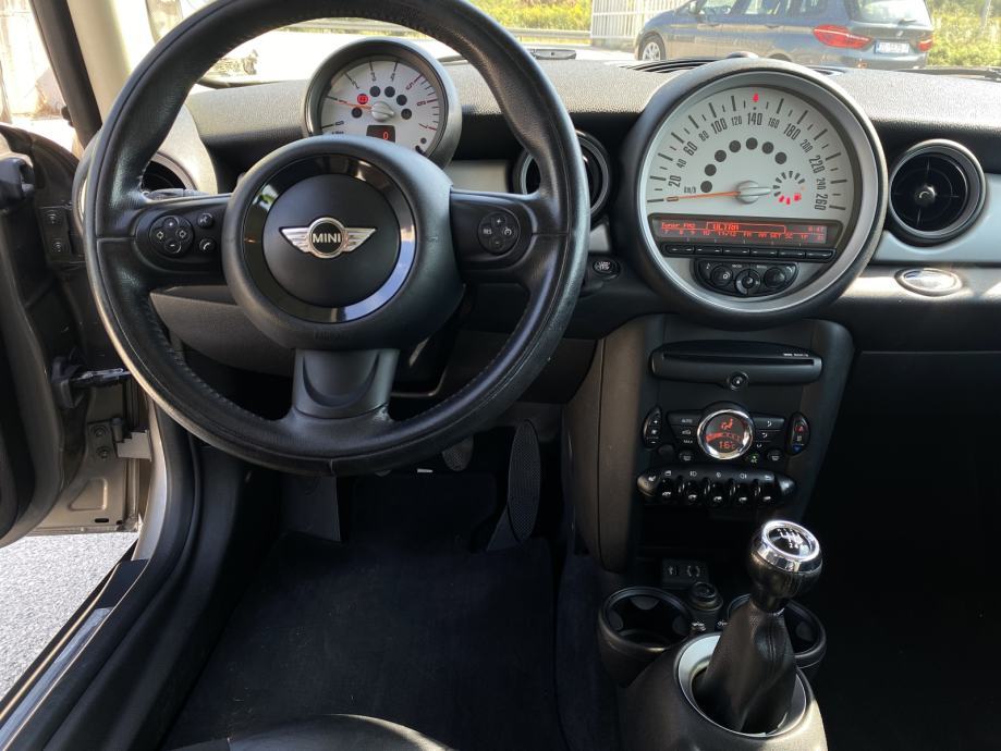 MINI One D Sport, 2013 god.