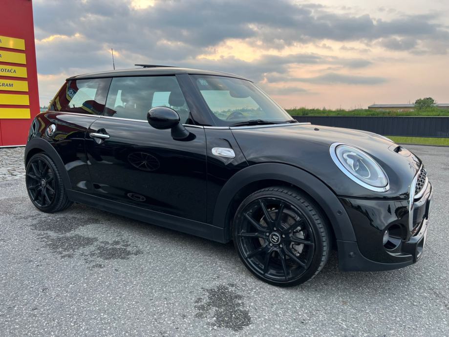 MINI One SD 2015. god., 2016 god.