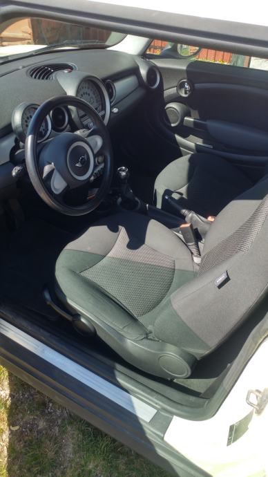 MINI One One, 2009 god.