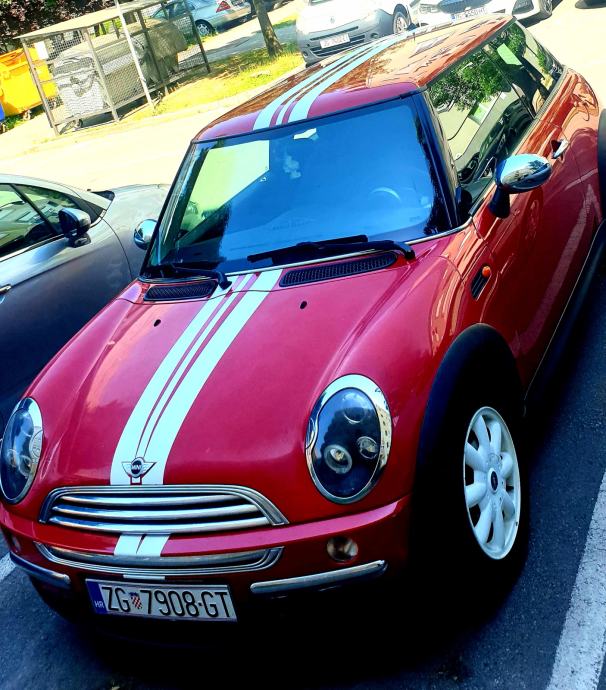 MINI Cooper One, 2003 god.