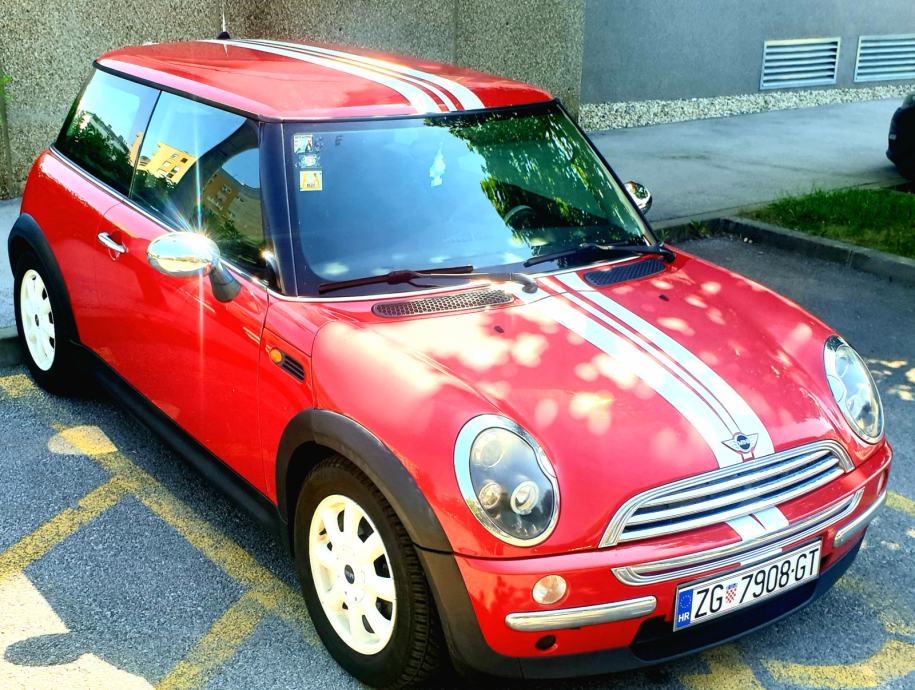 MINI Cooper One, 2003 god.