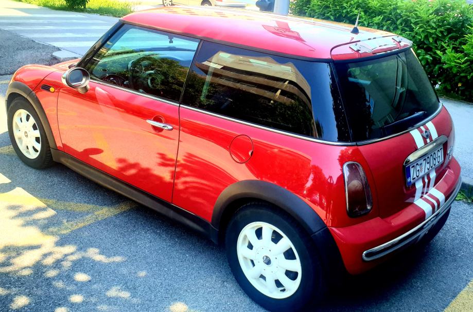 MINI Cooper One, 2003 god.