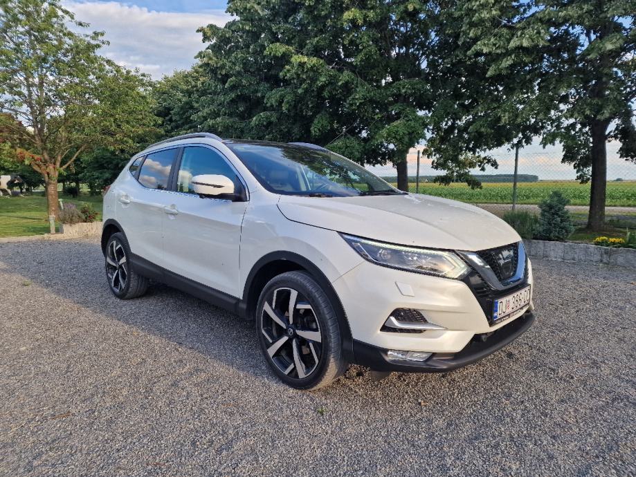 Nissan Qashqai 1.6 automatik, 2017 god.