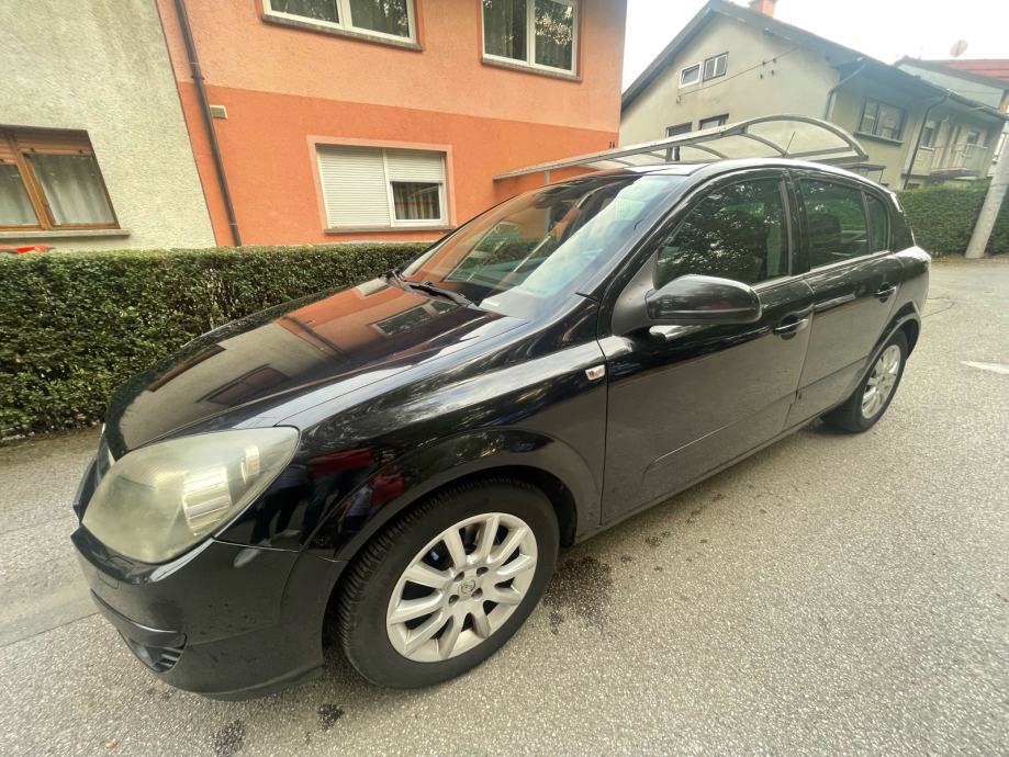 Opel Astra 1,4 i 16 v COSMO, 2004 god.