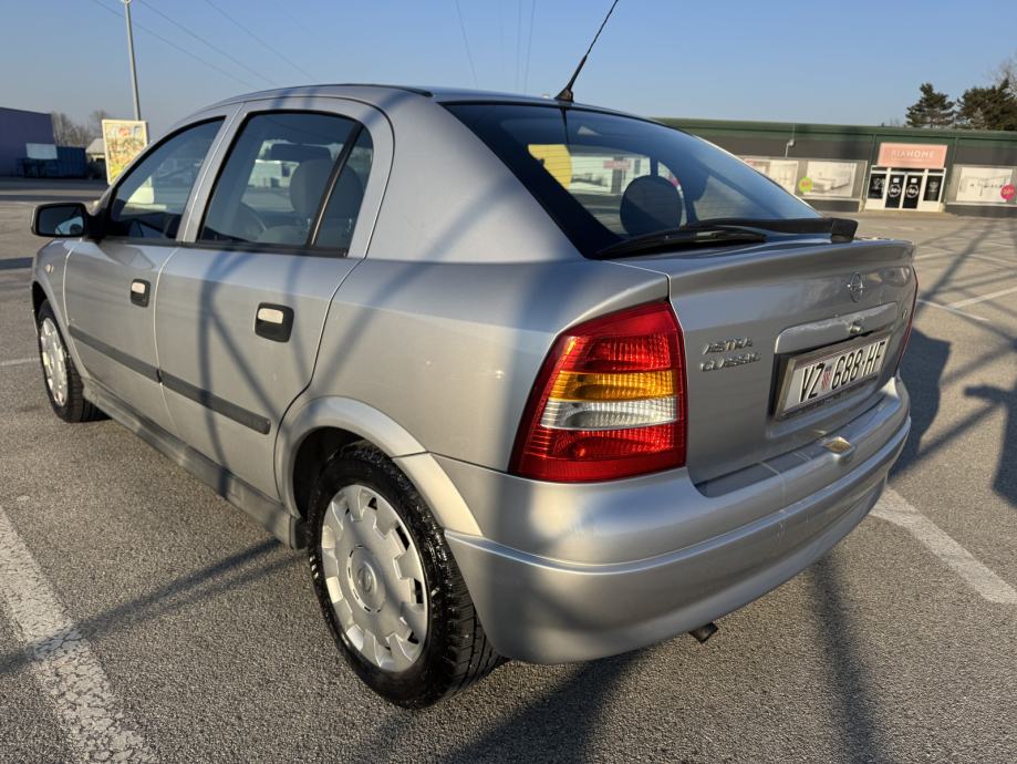 Opel Astra 1,4 16V, 1.vlasnik, reg 11/2025, klima, nove gume, 2006 god.