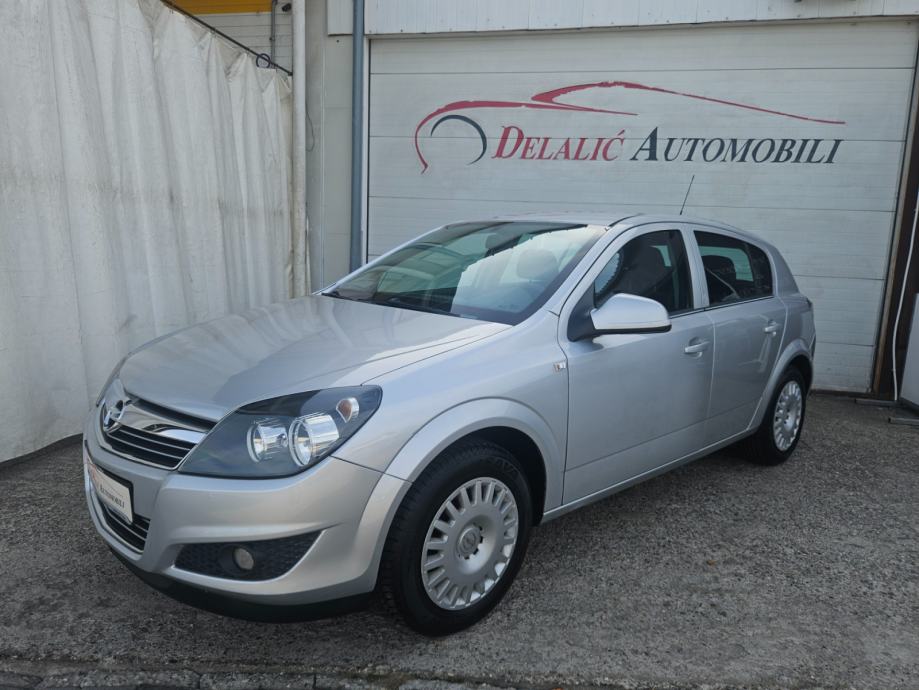 Opel Astra 1,4 16V Enjoy,130500 km,HR auto,ODLIČNO STANJE!, 2011 god.