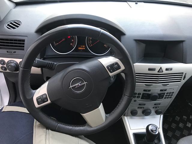 Opel Astra 1,4, održavan, prva vlasnica, 100000 km, ljetne+zimske gume ...