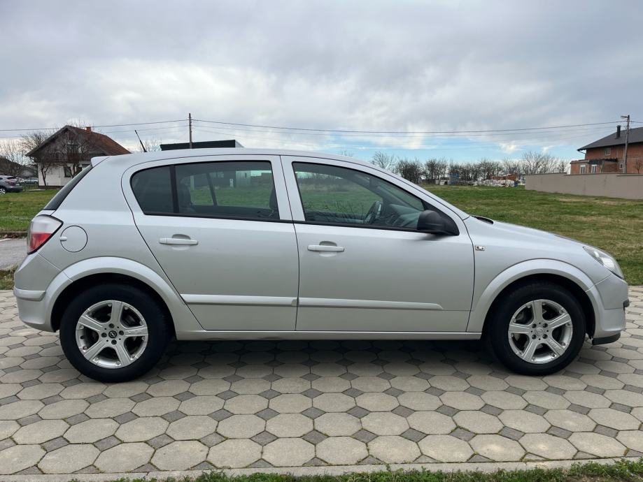 Opel Astra 1,4 reg:10/2025, 2006 god.