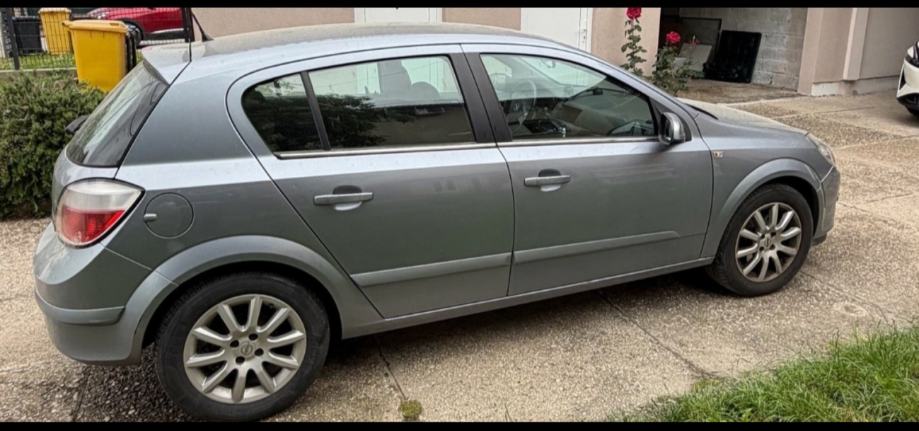 Opel Astra 1,4, 2005 god.