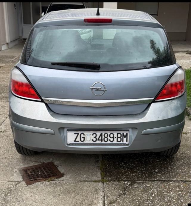 Opel Astra 1,4, 2005 god.