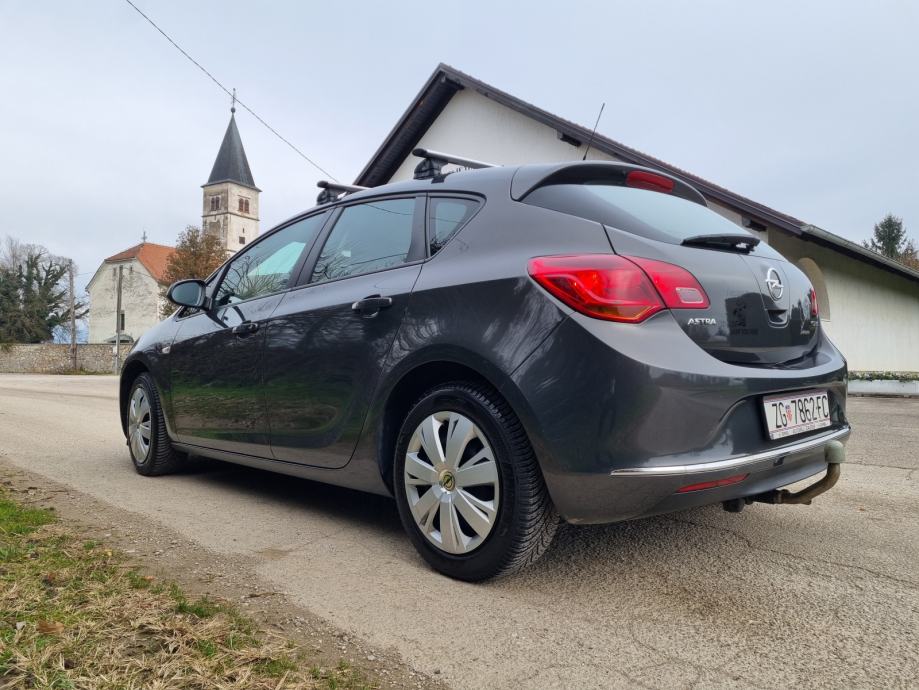Opel Astra 1.4 Turbo, LPG, REG 12/2025, 2013 god.