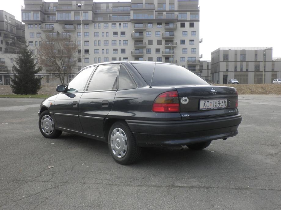 Opel Astra F 1.4i GLS, registrirana do 04/2014, 1995 god.