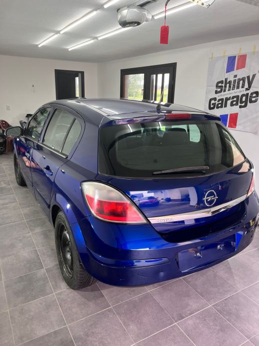 Opel Astra 1,6 16V automatik, 2006 god.