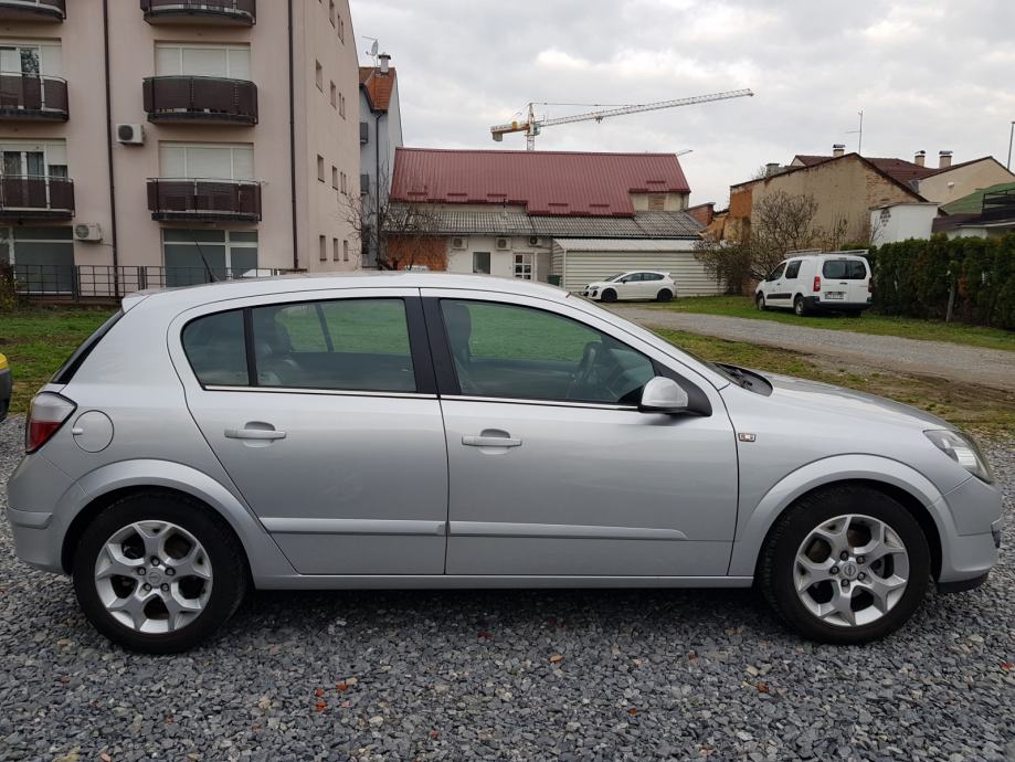Opel Astra 1,6 16V *Cosmo* 5 vrata, 2005 god.