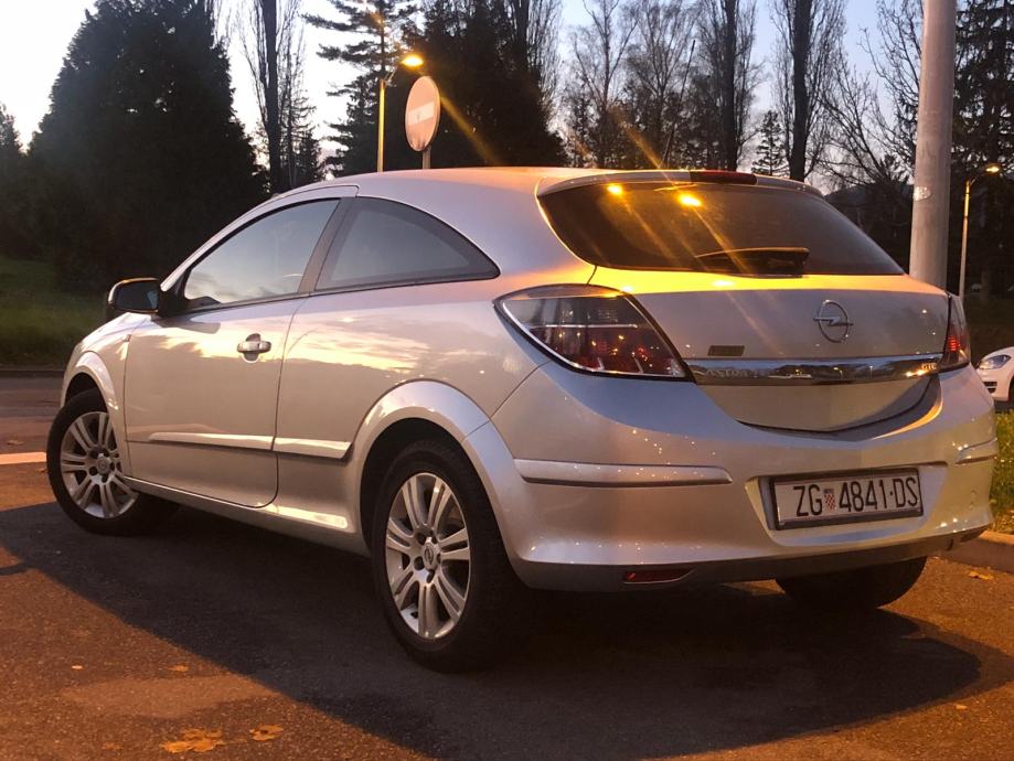 Opel Astra 1,6 16V GTC, 2008 god.