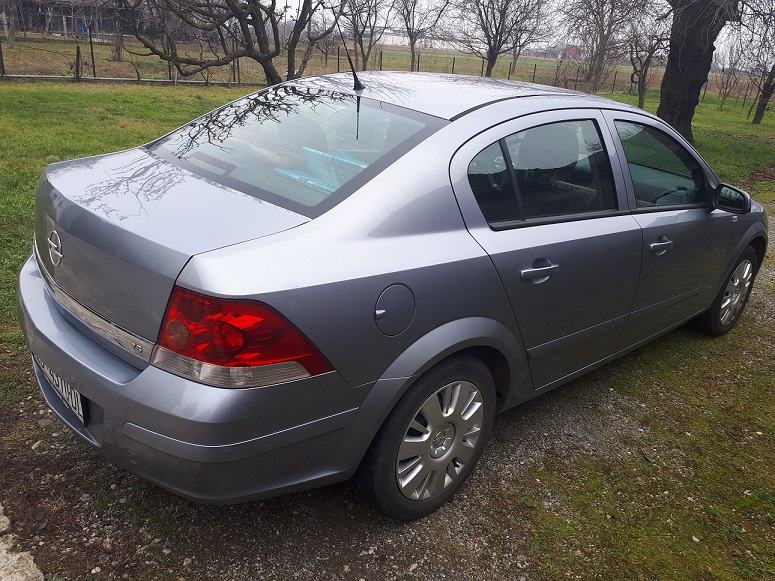 Opel Astra H 1,6 16V SEDAN 2900 eur, 2008 god.
