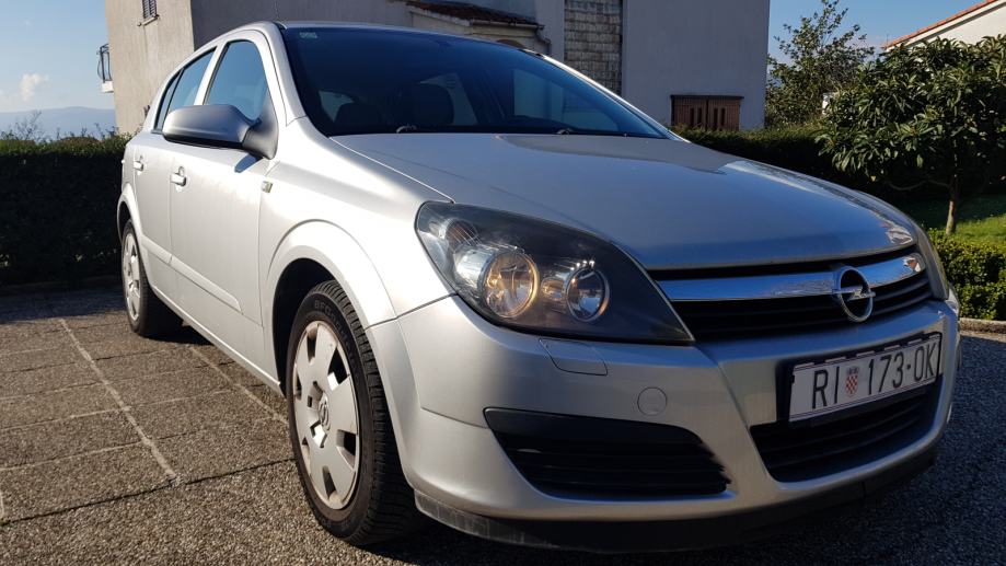 Opel Astra 1,6 automatik, 2006 god.