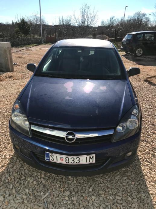 Opel Astra 1,6, 2006 god.