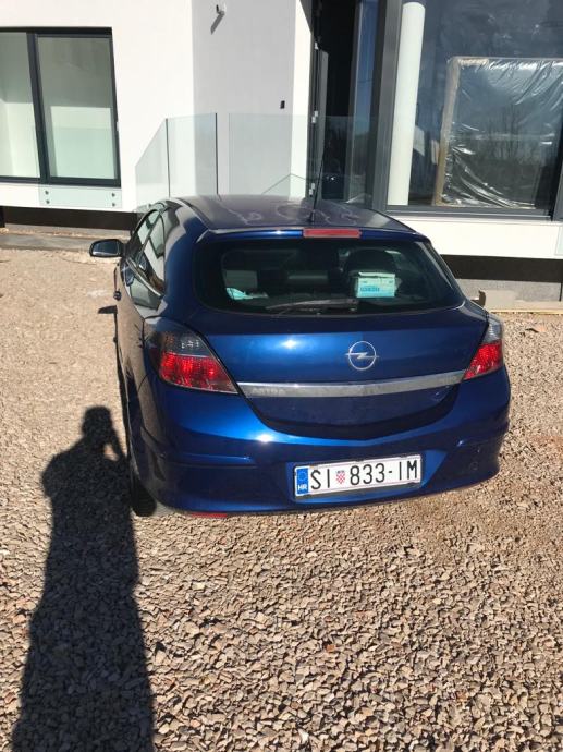 Opel Astra 1,6, 2006 god.
