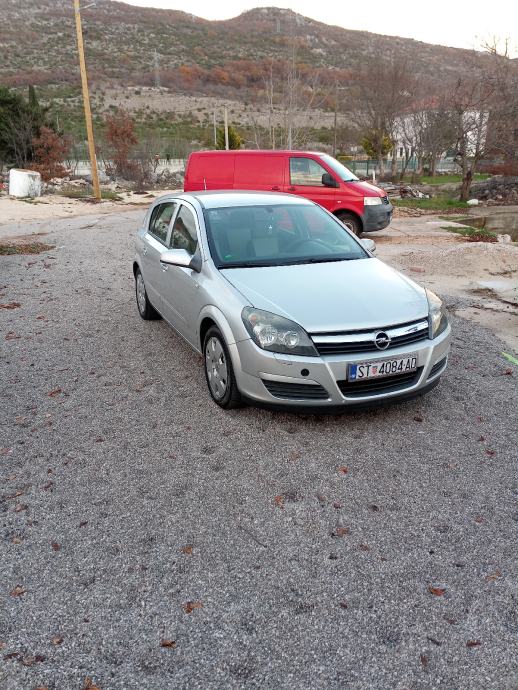 Opel Astra 1,6, 2006 god.