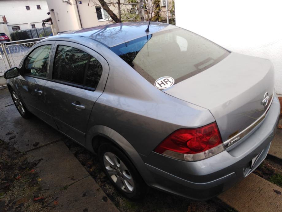 Opel Astra 1,6, 2008 god.