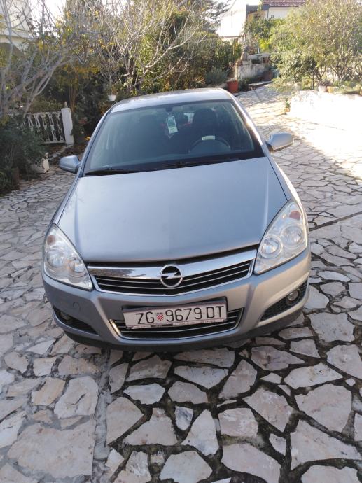 Opel Astra 1,6, 2008 god.