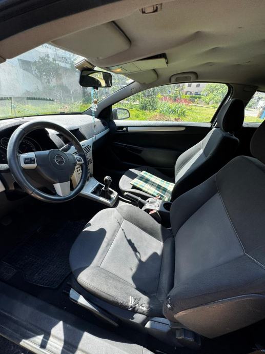 Opel Astra 1,6, 2008 god.