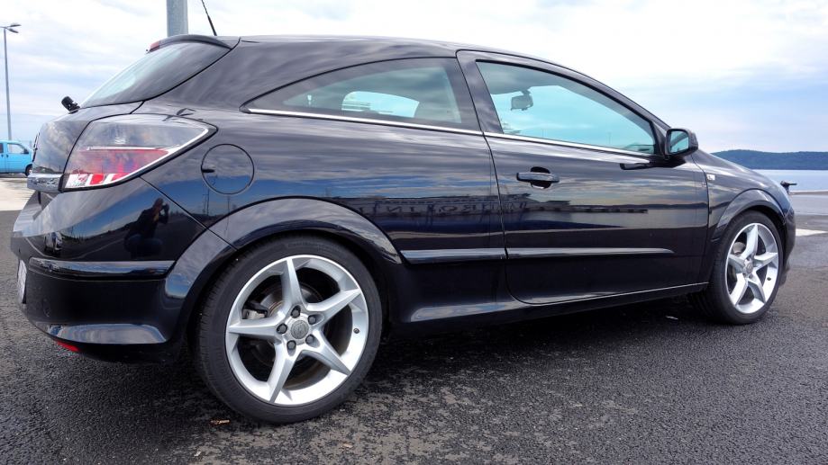 Opel Astra GTC 1.6, 2008 god.