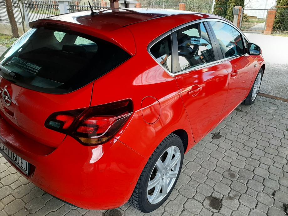 Opel Astra 1,6 Sport, 1 vlasnik, reg. do 02/2024, 2011 god.