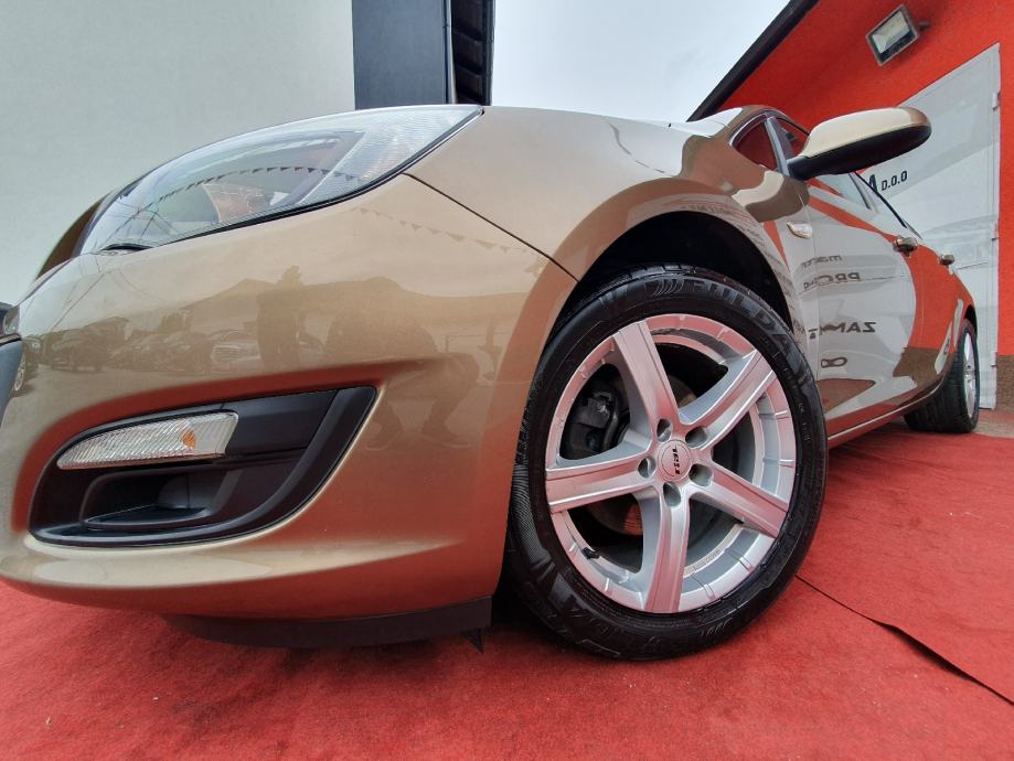 Opel Astra 1,7 CDTI 96KW 2013G. 146TKM LIMUZINA REDIZAJN MODEL 7.999 ...