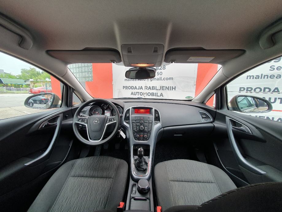 Opel Astra 1,7 CDTI 96KW 2013G. 146TKM LIMUZINA REDIZAJN MODEL 7.999 ...
