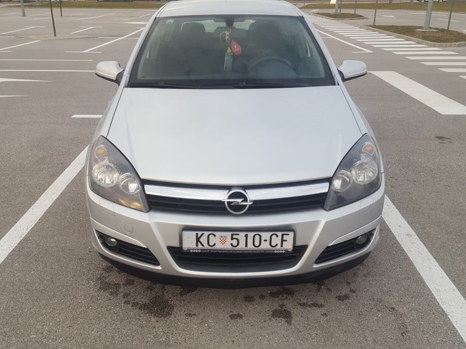 Opel Astra 1,7 CDTI COSMO POVOLJNO HITNO, 2005 god.