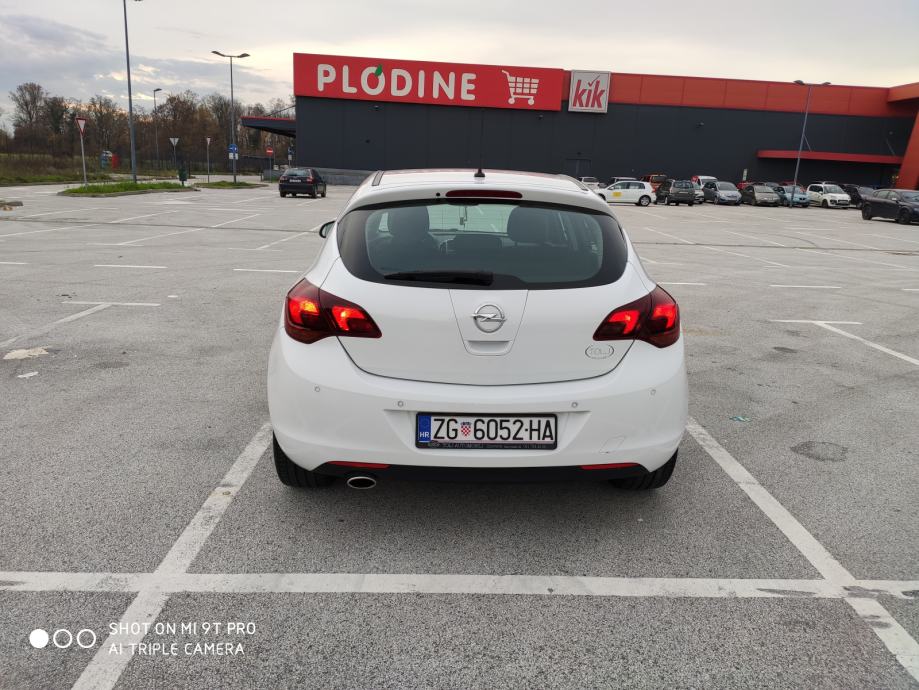 Opel Astra 2,0 CDTI, 165 KS, COSMO, 2012 god.
