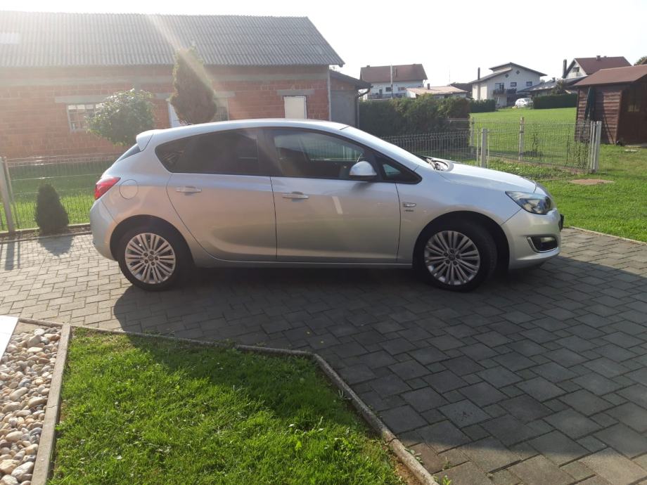 Opel Astra ACTIVE 1.4 16 V, 2014 god.