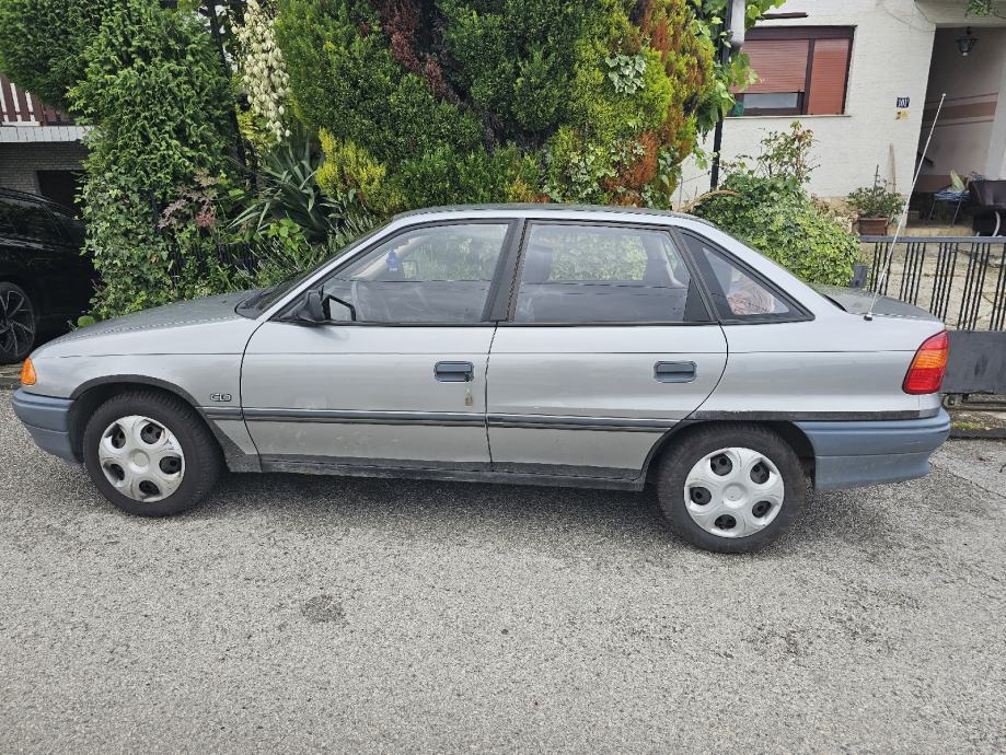 Opel Astra CD, 1994 god.