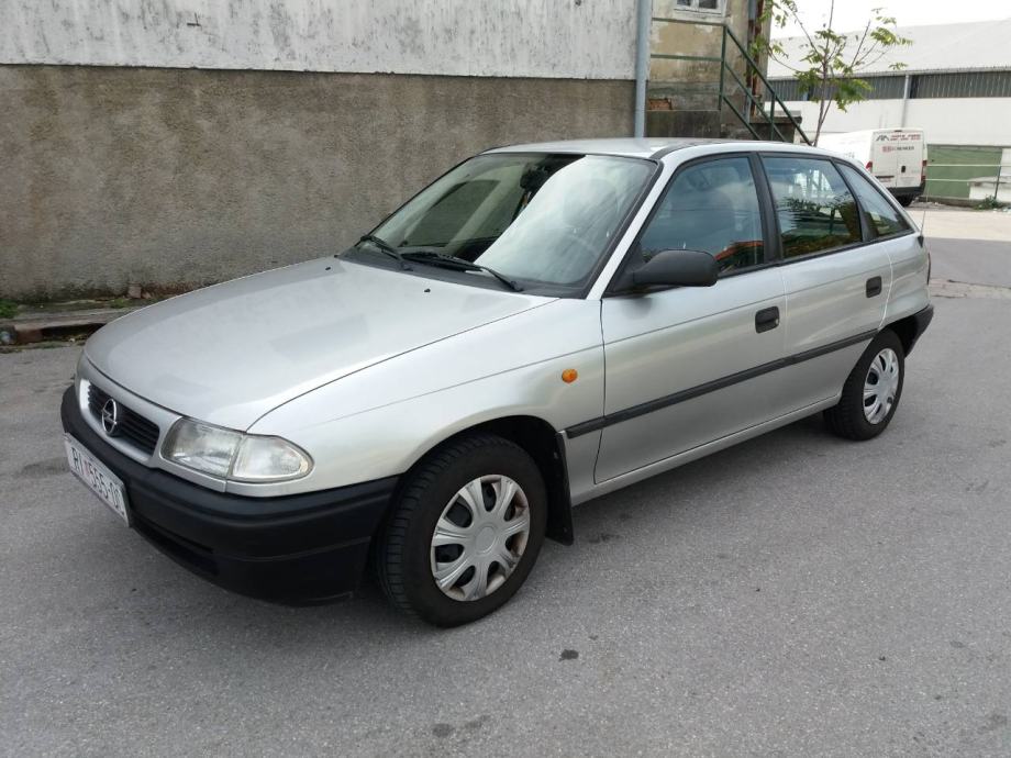 Opel Astra Classic 1,4 i, 2000 god.
