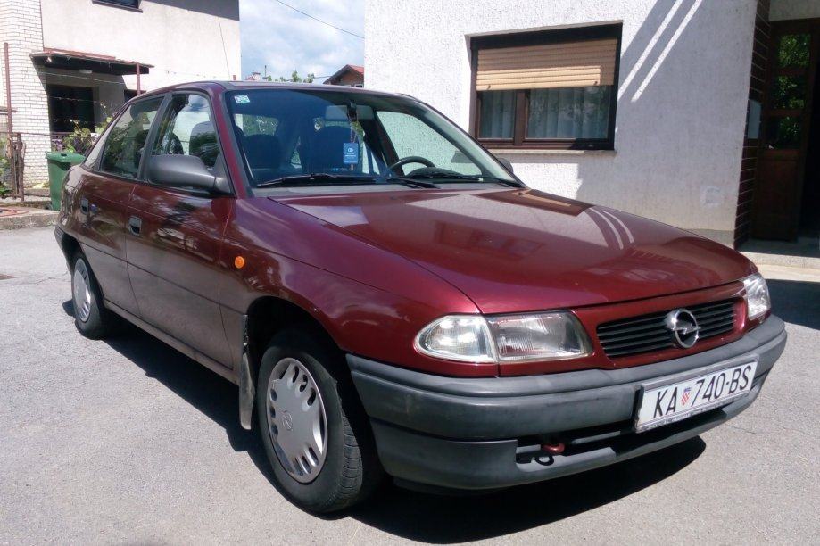 Opel Astra Classic 1,4, 1999 god.