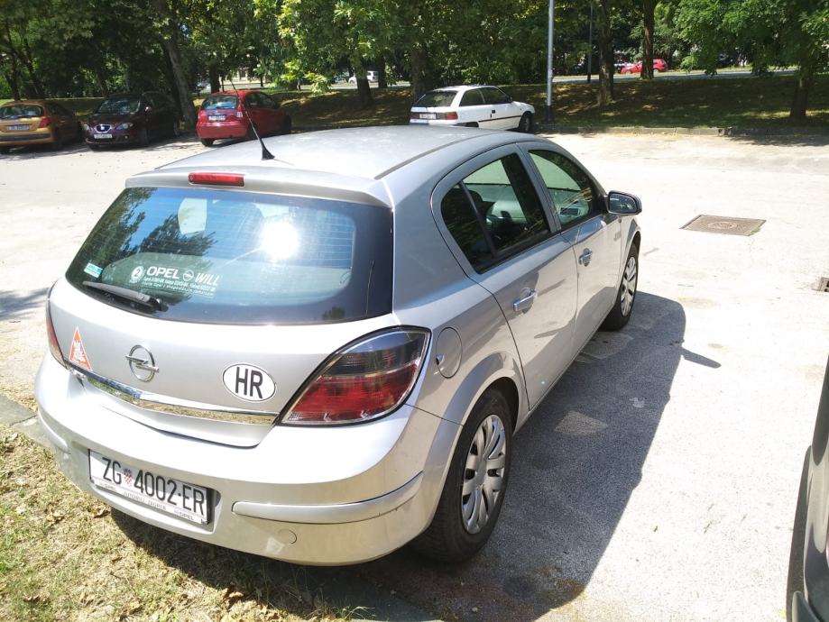 Opel Astra Classic ASTRA C-268583, 2012 god.