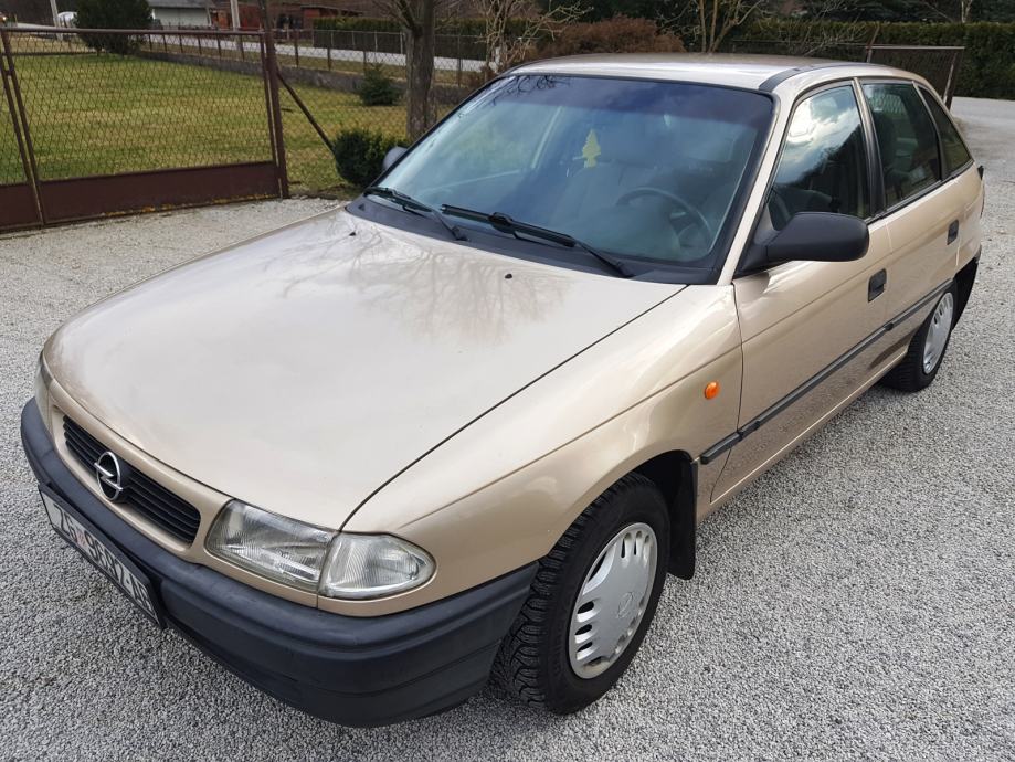Opel Astra Classic F, 2001 god.