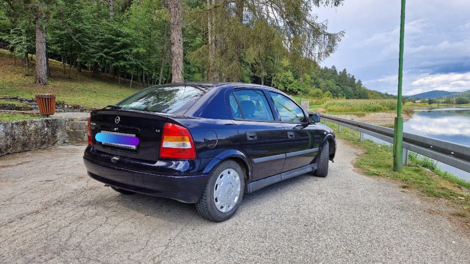 Opel Astra Club 1,4, 2003 god.