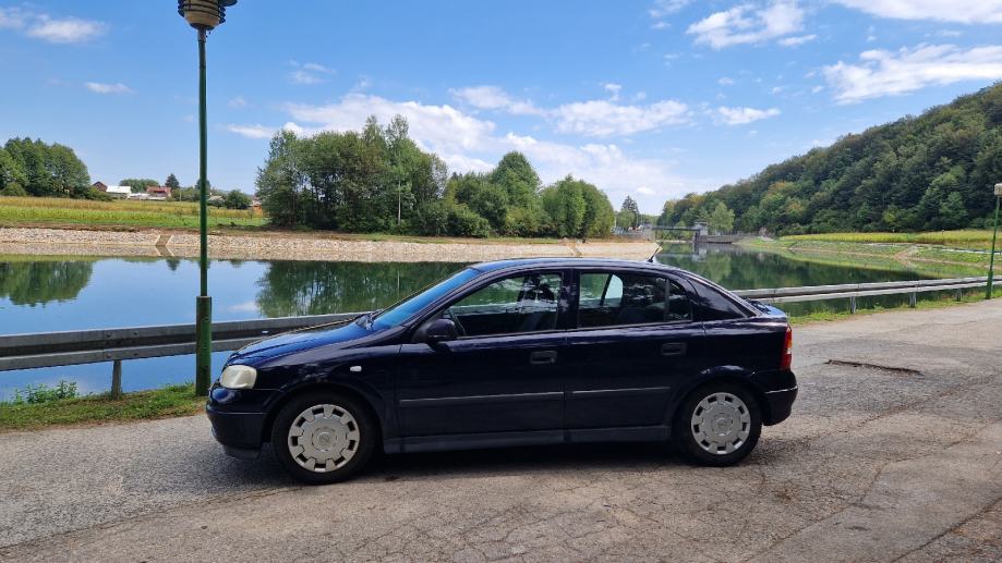 Opel Astra Club 1,4, 2003 god.