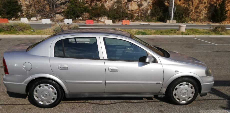 Opel Astra Club 1,6, 2003 god.